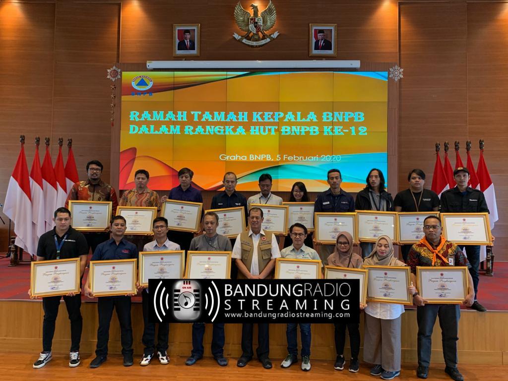 BNPB BERI PENGHARGAAN KEPADA MEDIA - Bandung